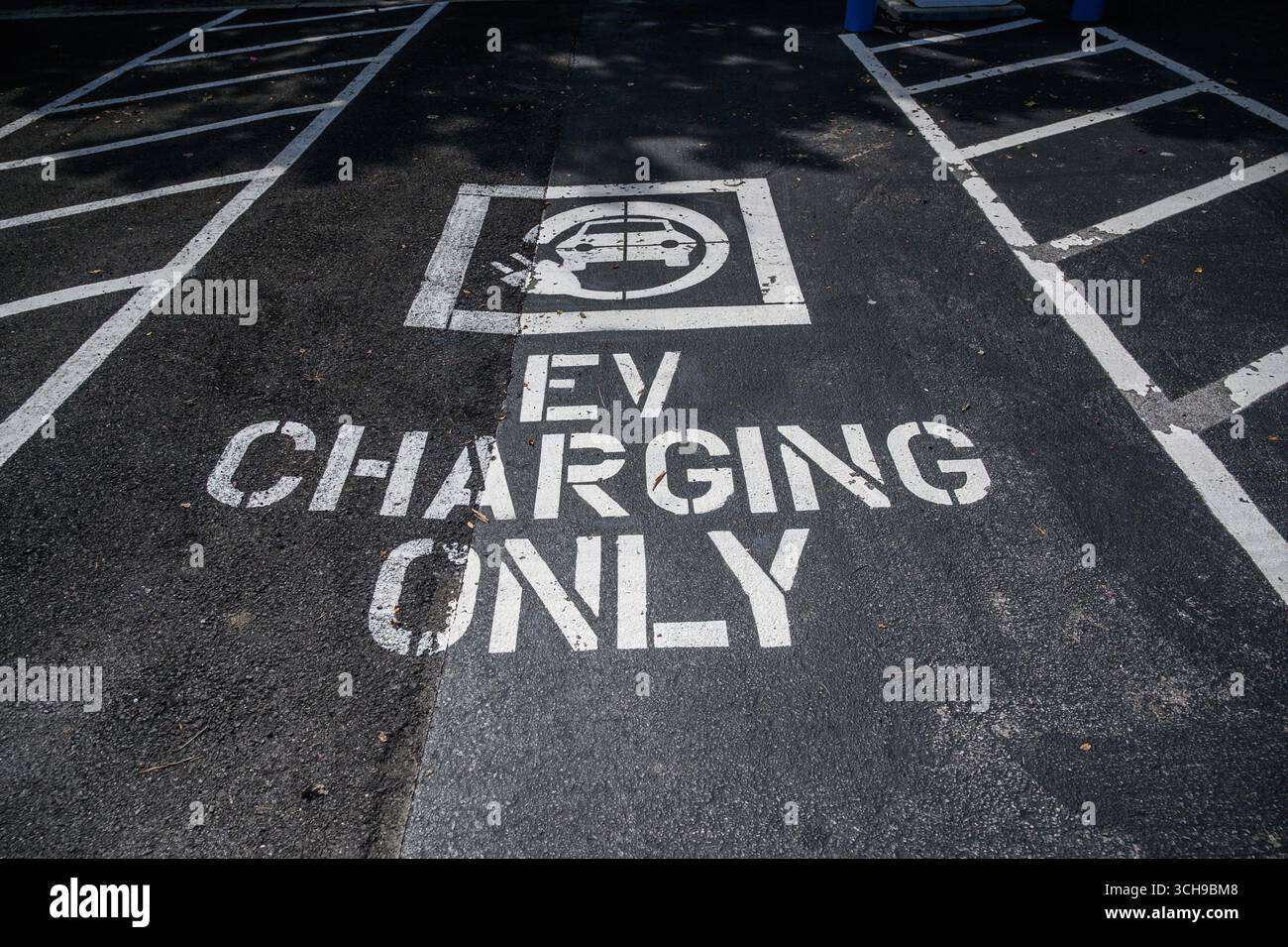 Energy pavement hi-res stock photography and images - Alamy