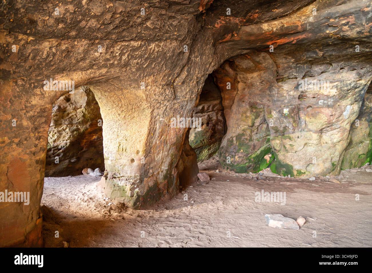 Scotland cave caves hi-res stock photography and images - Alamy
