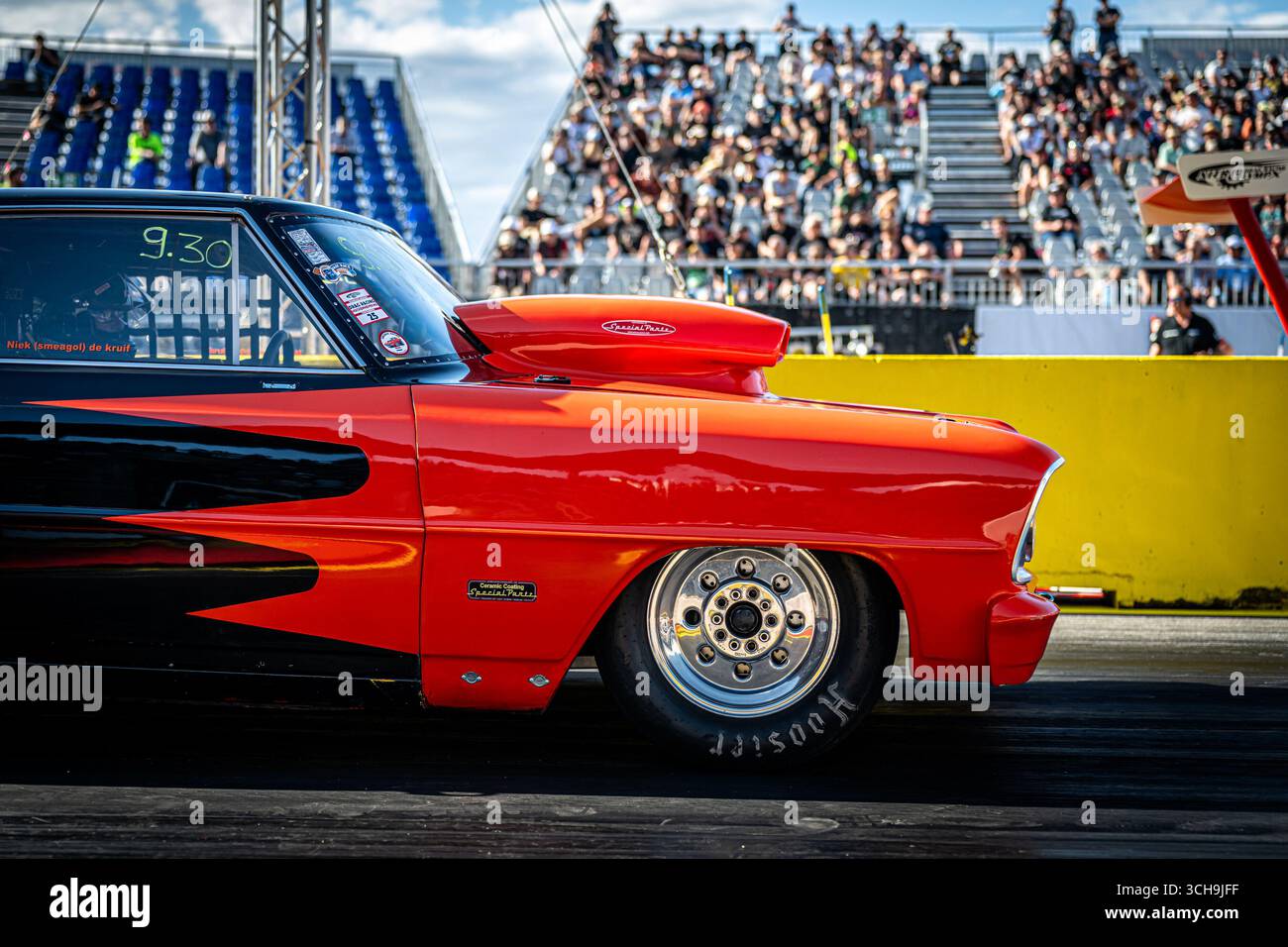 Rennwagen in der Startposition auf dem Hockenheimring beim Drag Racing ...