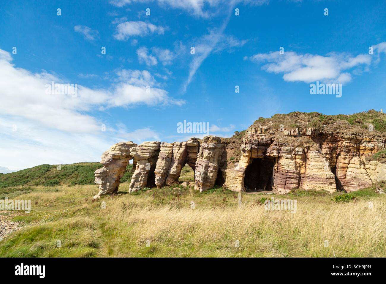 Scotland cave caves hi-res stock photography and images - Alamy