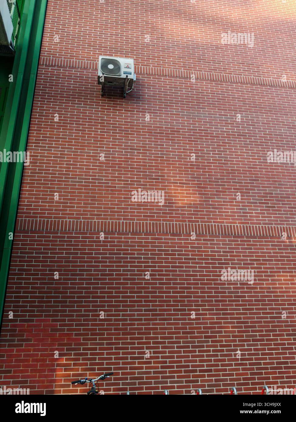 an air conditioning to temperate rooms because of heat air conditioning ...