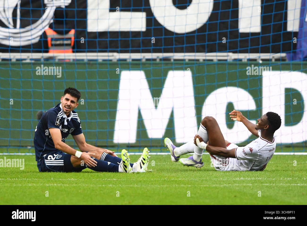 Thibault De Smet during the French L1 football match between Paris FC ...