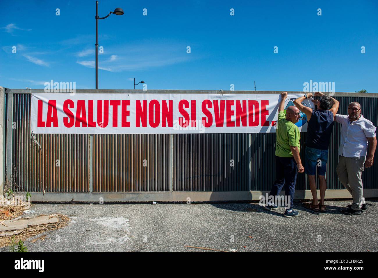 La protesta del Comitato contro la costruzione del Termovalorizzatore a ...