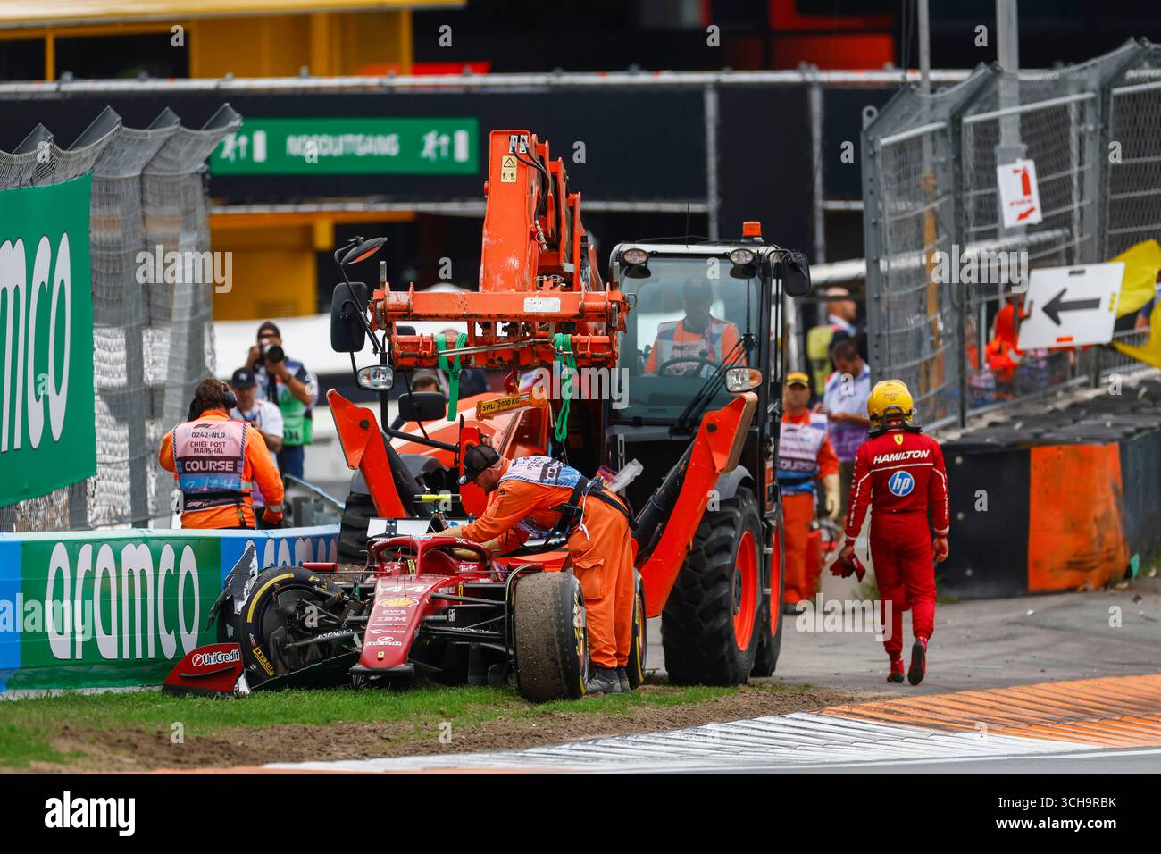 HAMILTON Lewis (gbr), Scuderia Ferrari SF-25, crash, accident, during ...