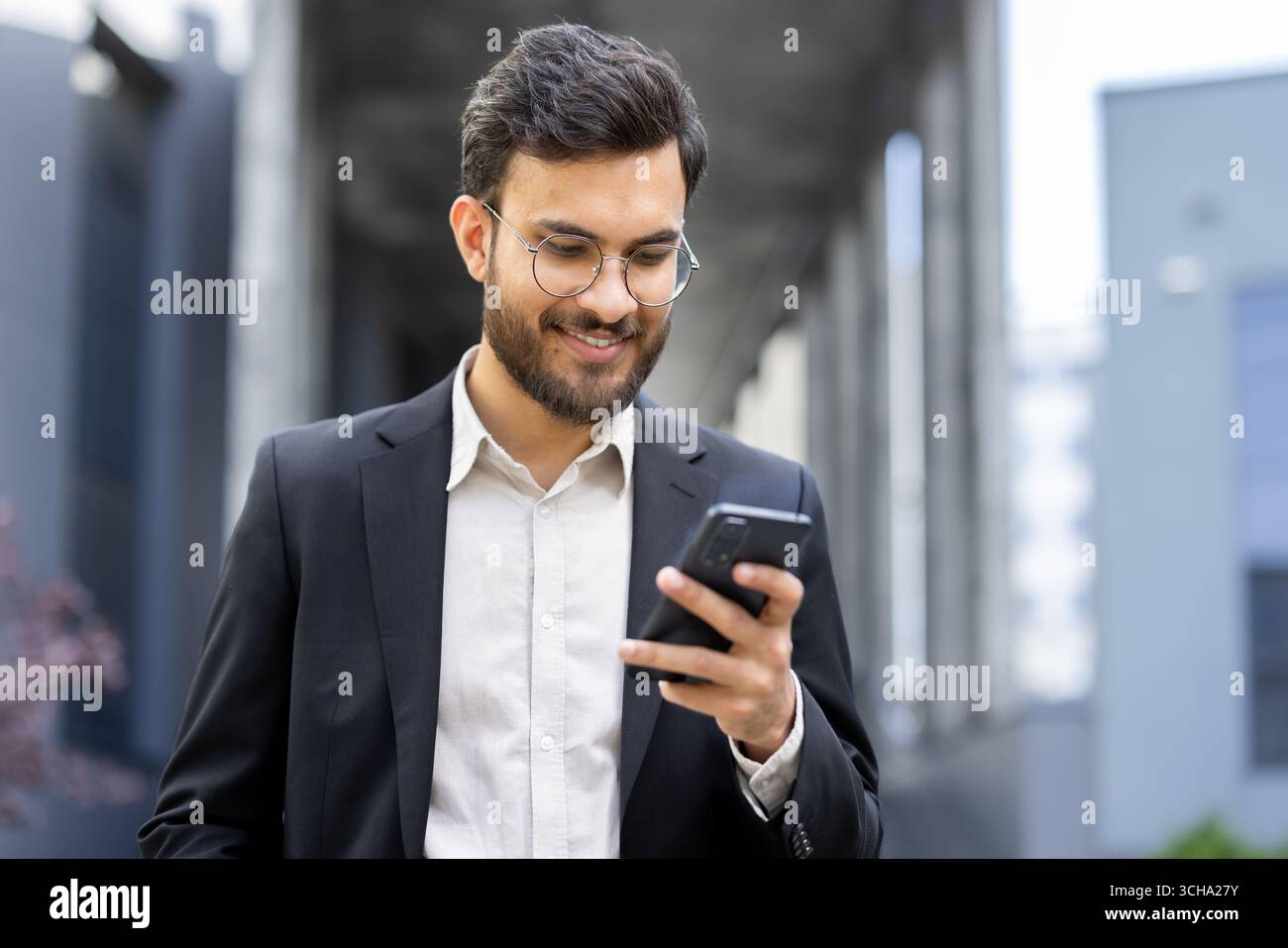 Engaging manner hi-res stock photography and images - Alamy