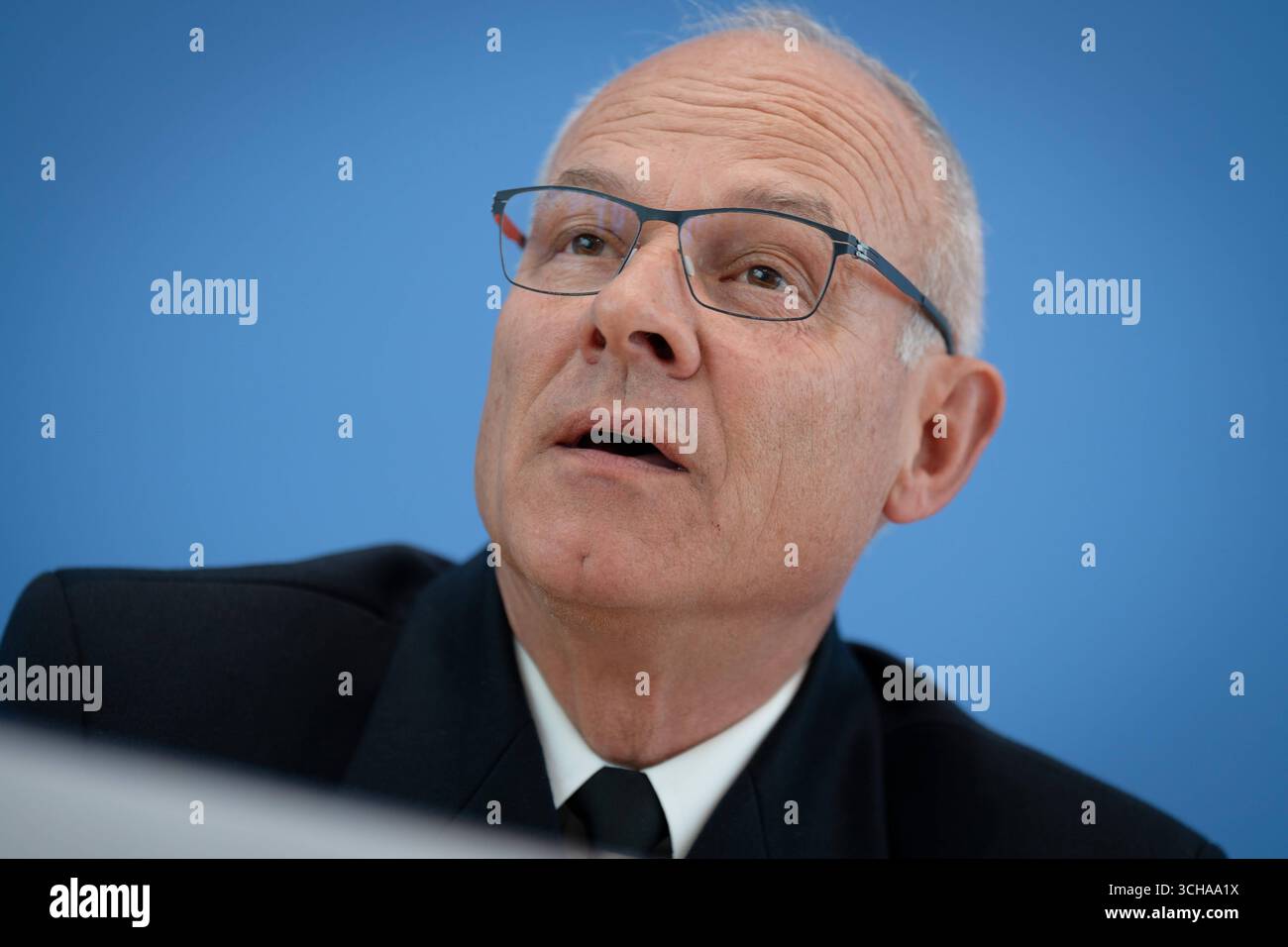 BPK, Vizeadmiral Jan Christian Kaack Bundespressekonferenz, BPK, Berlin ...