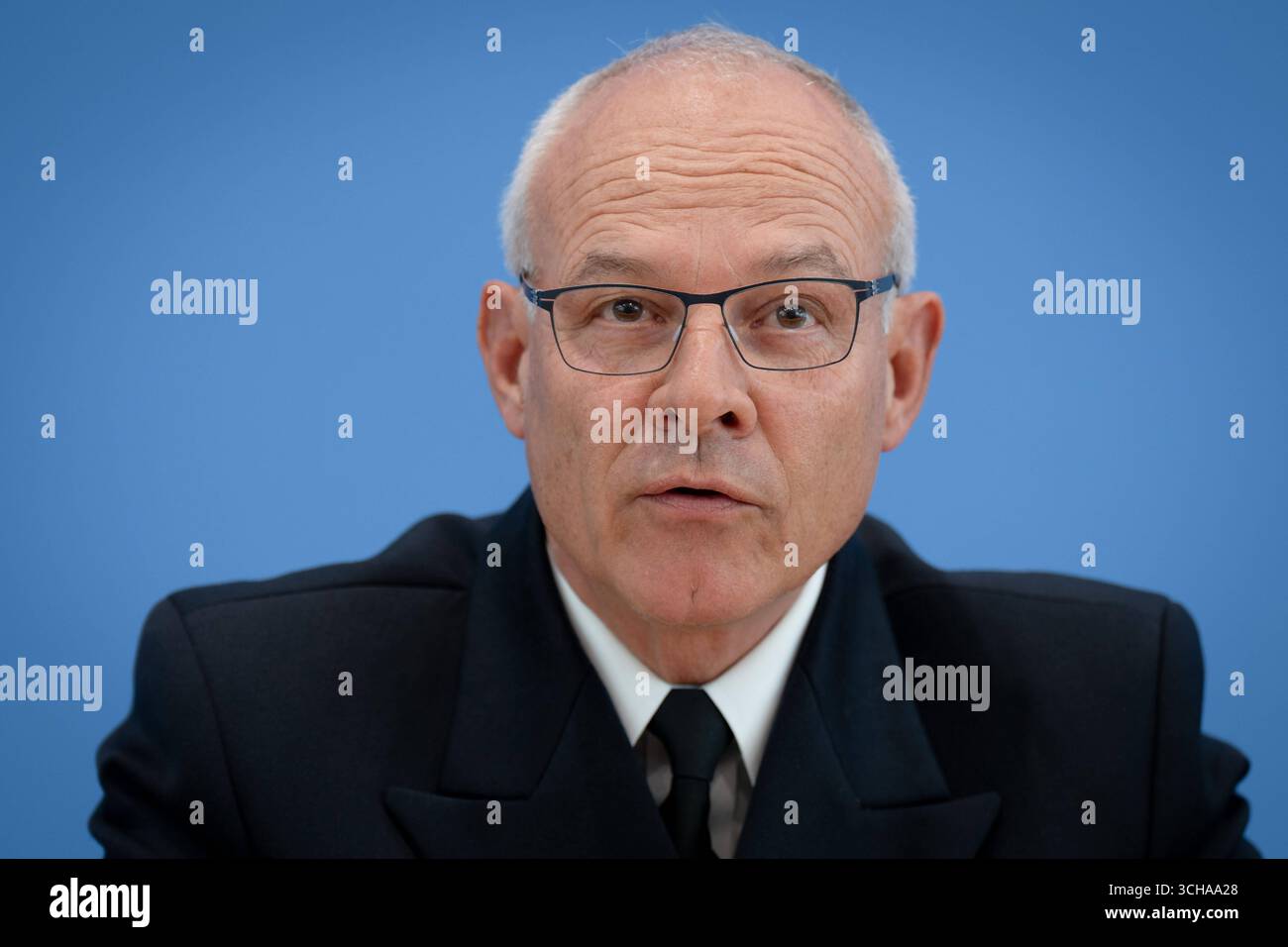 BPK, Vizeadmiral Jan Christian Kaack Bundespressekonferenz, BPK, Berlin ...