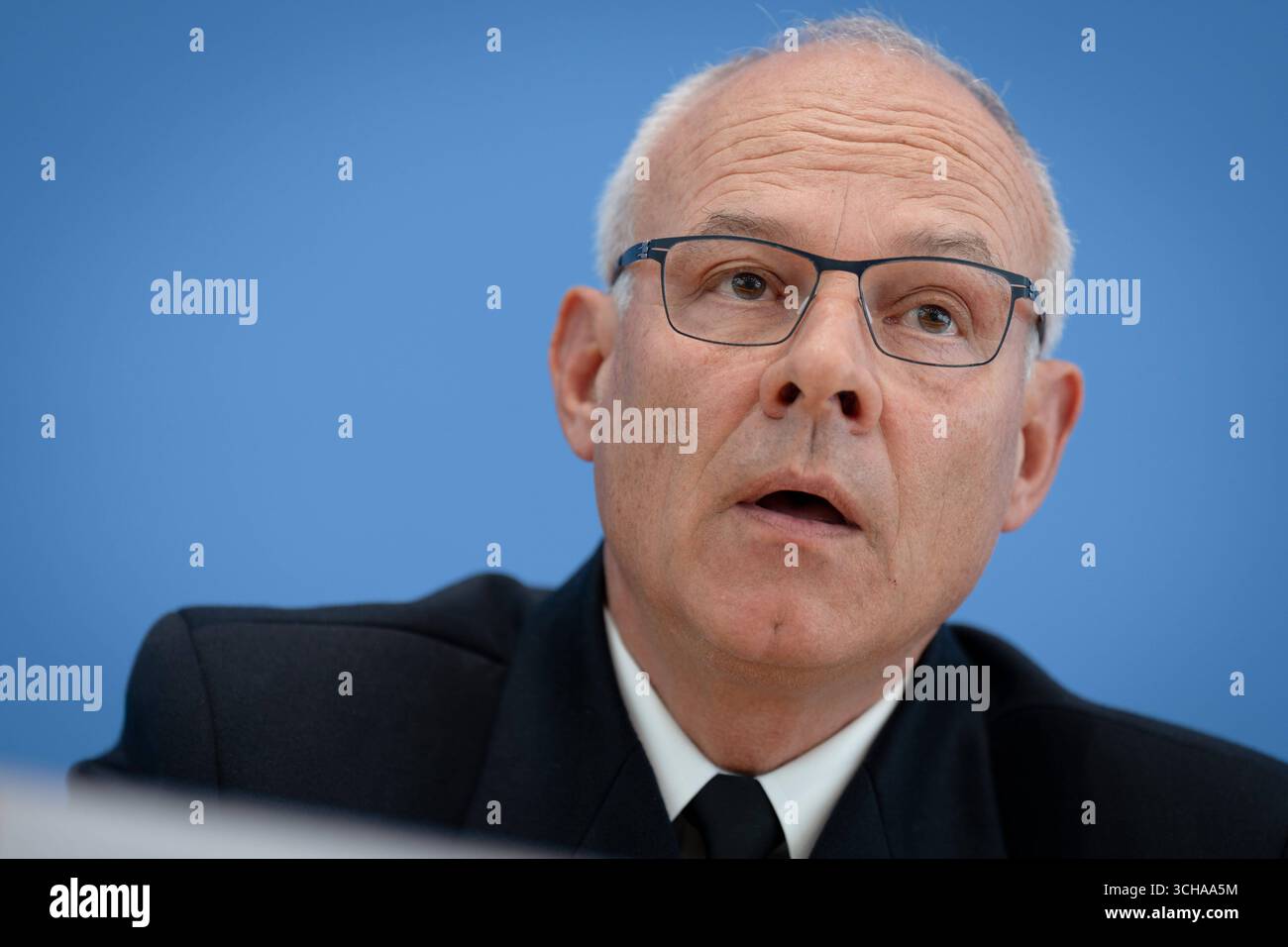 BPK, Vizeadmiral Jan Christian Kaack Bundespressekonferenz, BPK, Berlin ...
