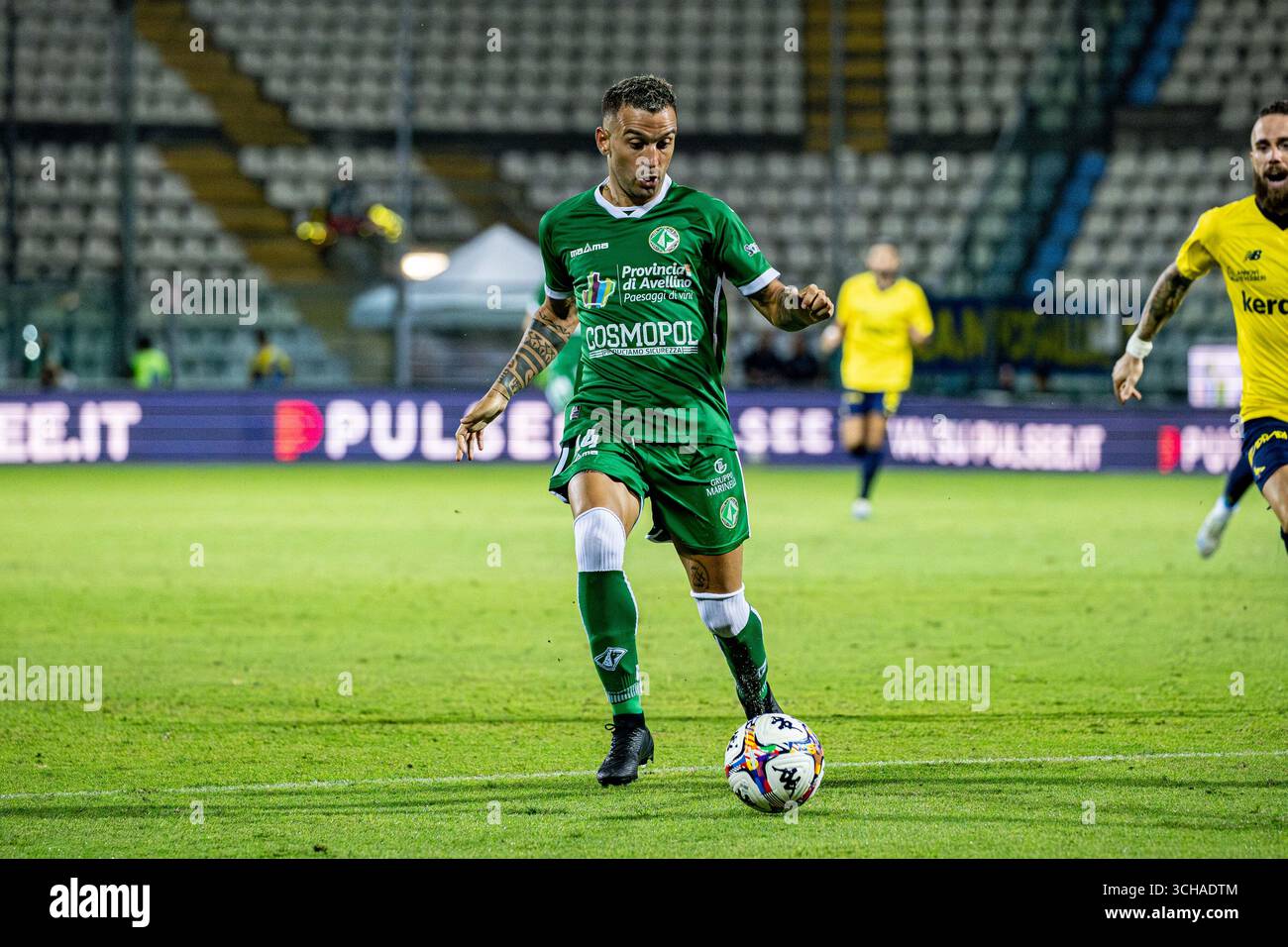 Roberto Insigne of Avellino Calcio during the Serie B match between ...