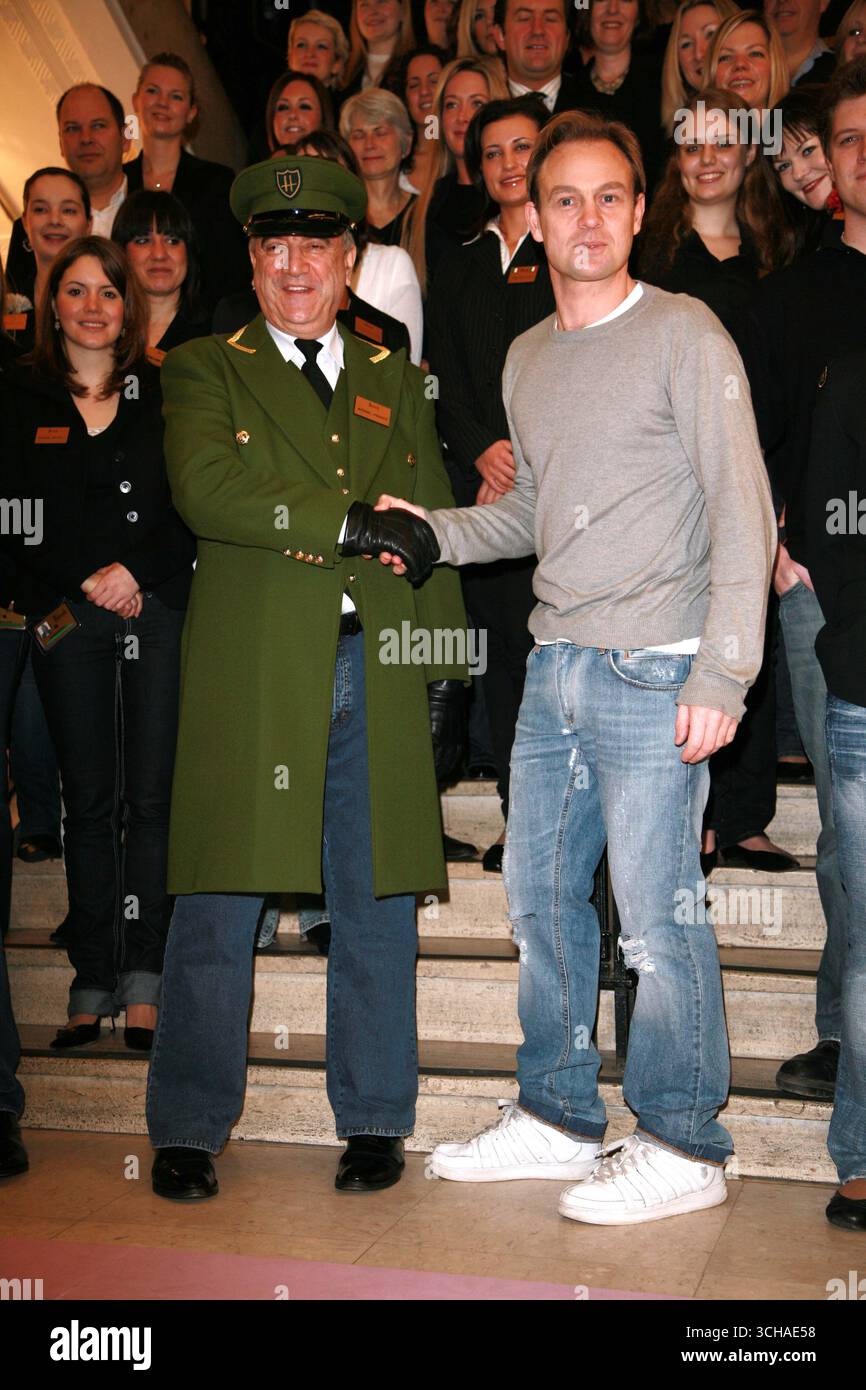 Harrods harrods doorman doorman hi-res stock photography and images - Alamy