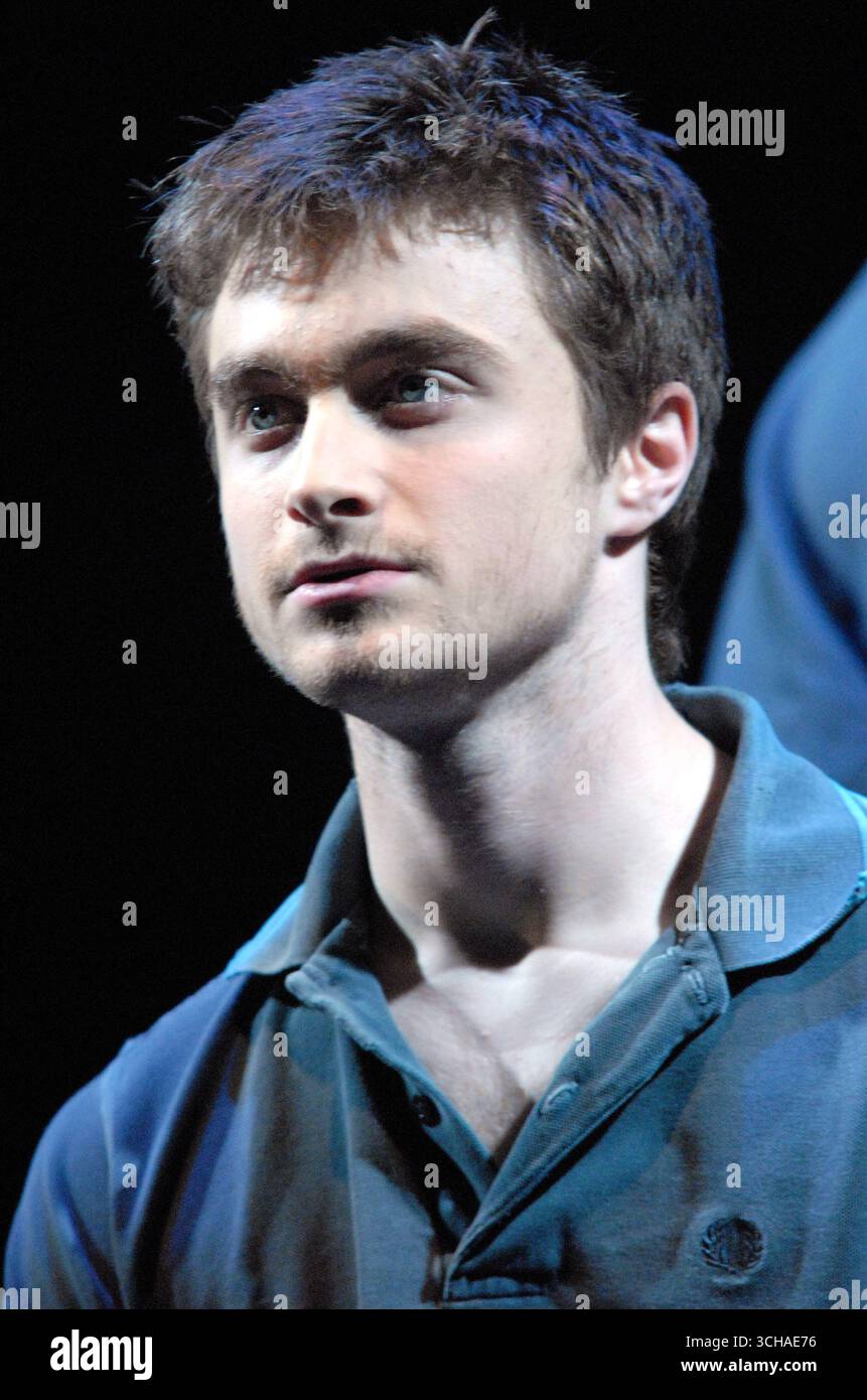 Daniel radcliffe equus hi-res stock photography and images - Alamy