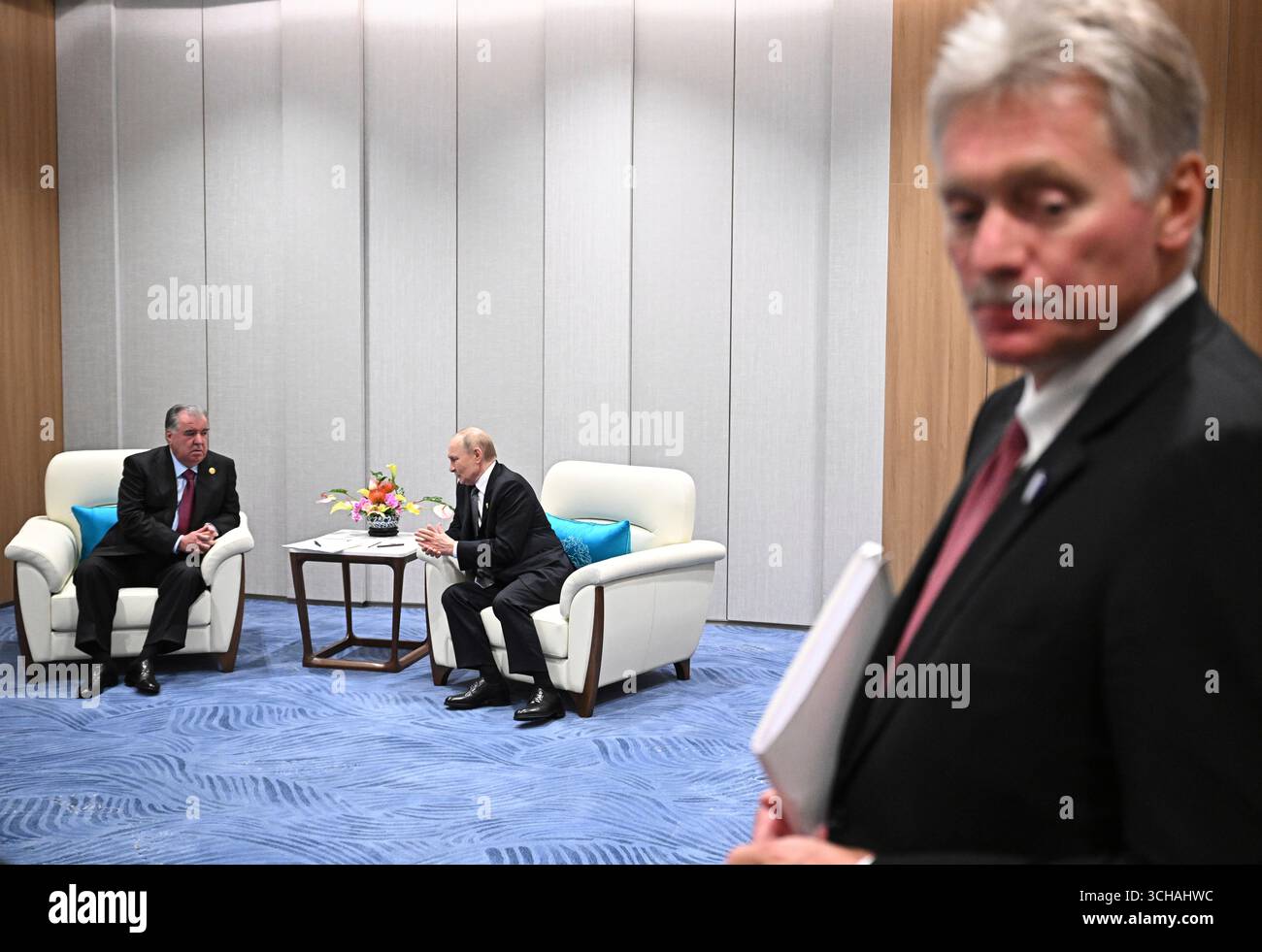 Russian President Vladimir Putin and Tajik President Emomali Rahmon ...