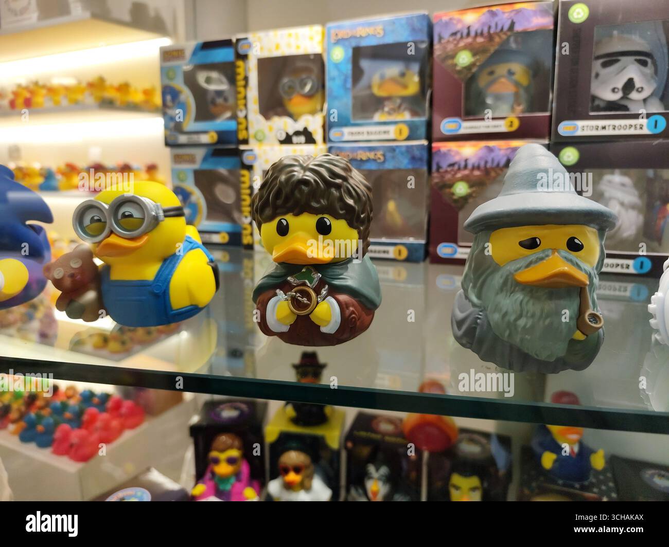 Rubber ducks in a store window hi-res stock photography and images - Alamy