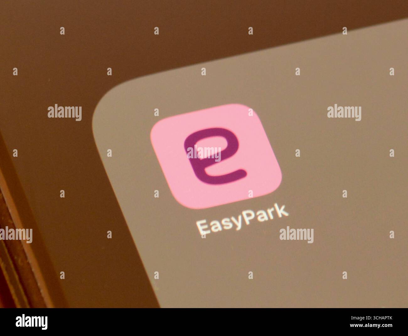 EasyPark car parking ticket app on a smartphone screen Stock Photo - Alamy