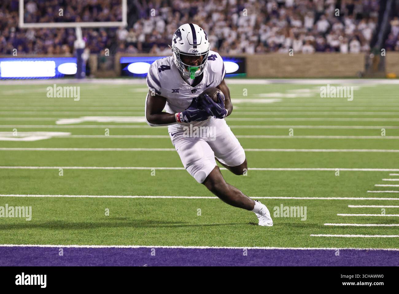 MANHATTAN, KS - AUGUST 30: Kansas State Wildcats running back Joe ...