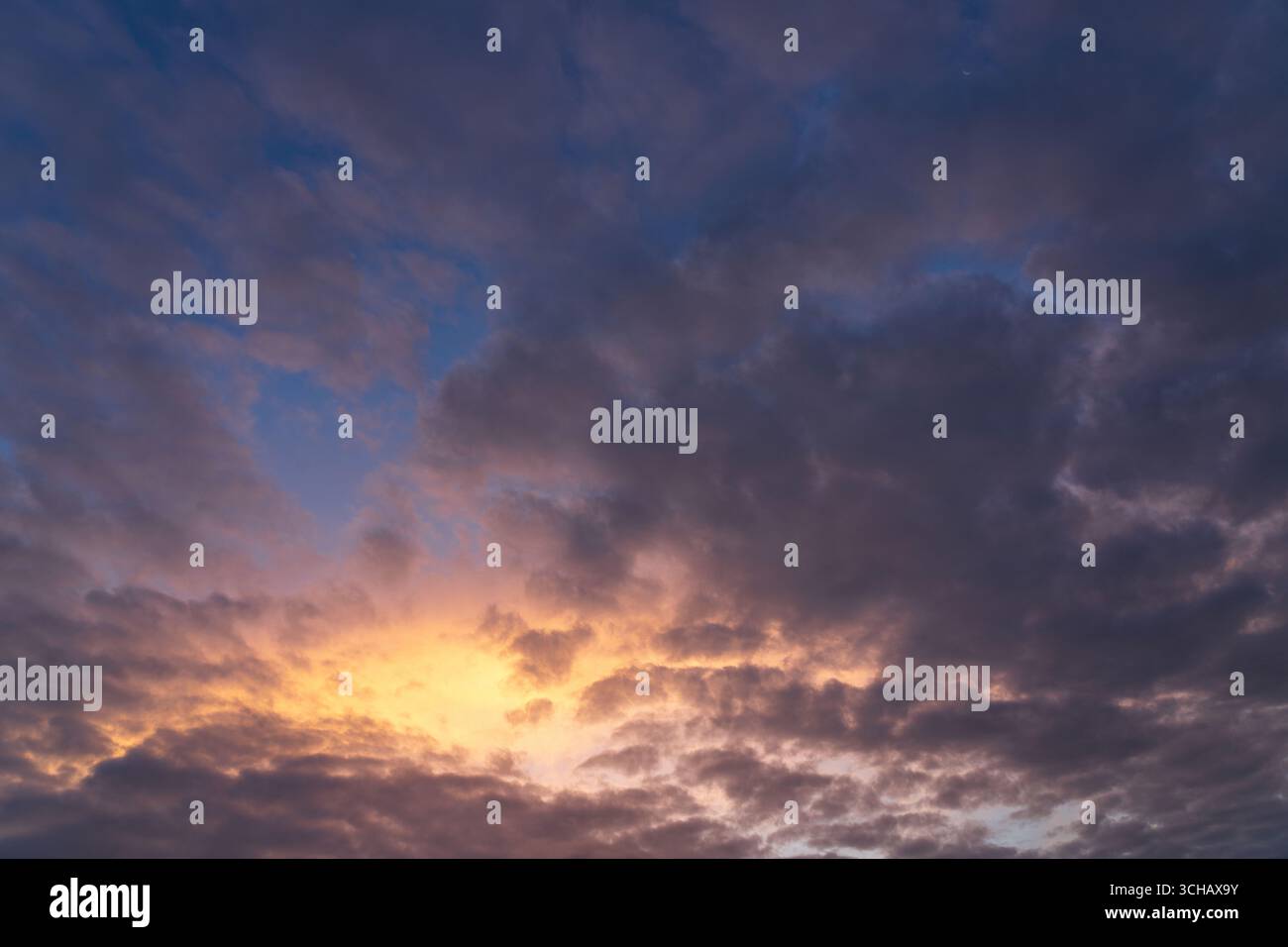 Vibrant skyscape hi-res stock photography and images - Alamy