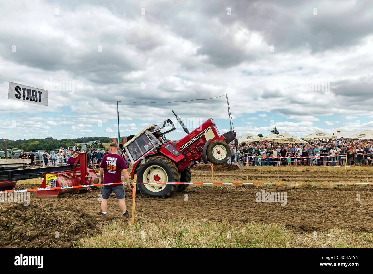 Tractor pulling auf der Schwäbischen Alb. Wettkampf der Traktoren in ...