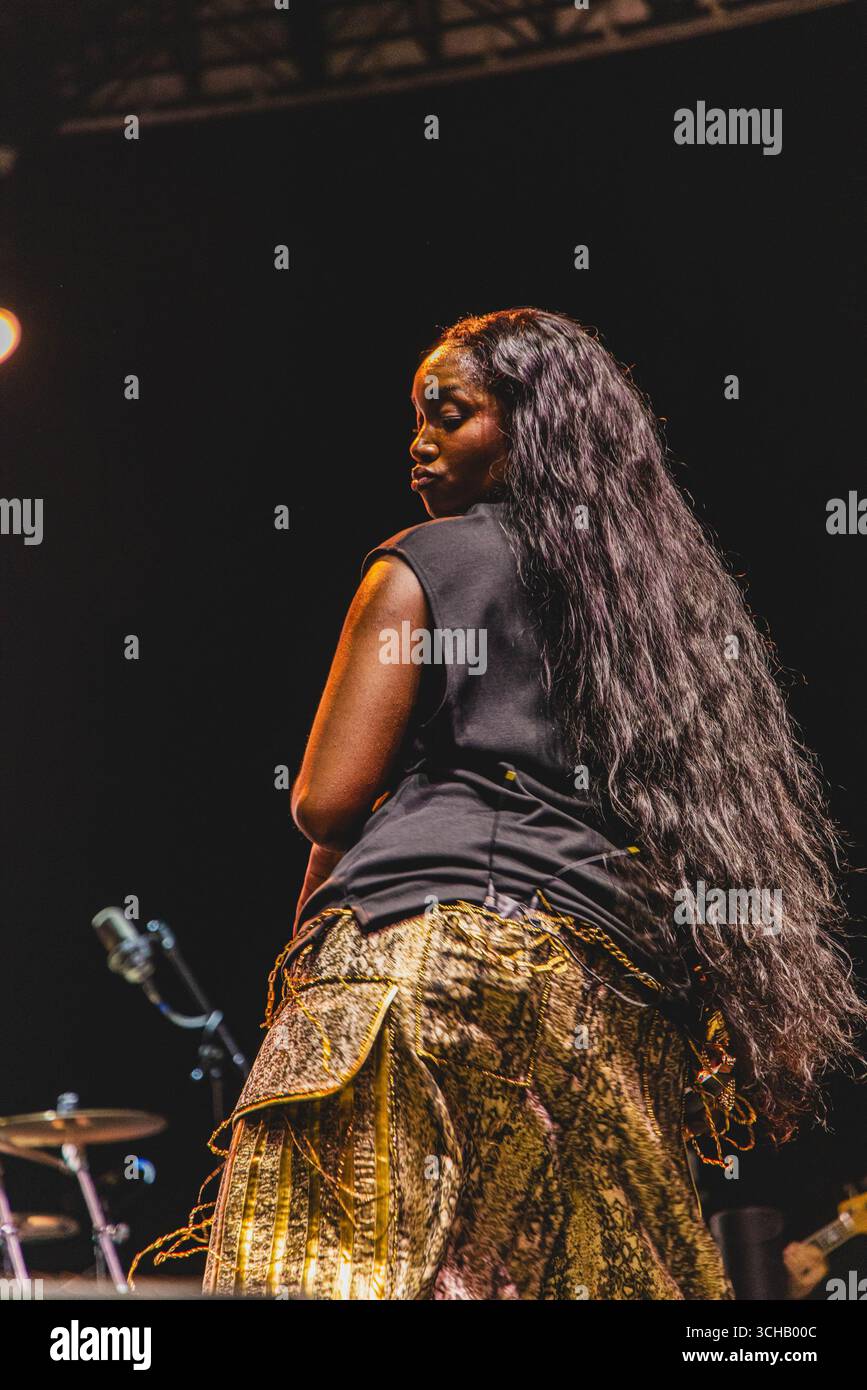 August 31, 2025, New York, New York: (new) brazilian singer iza ...