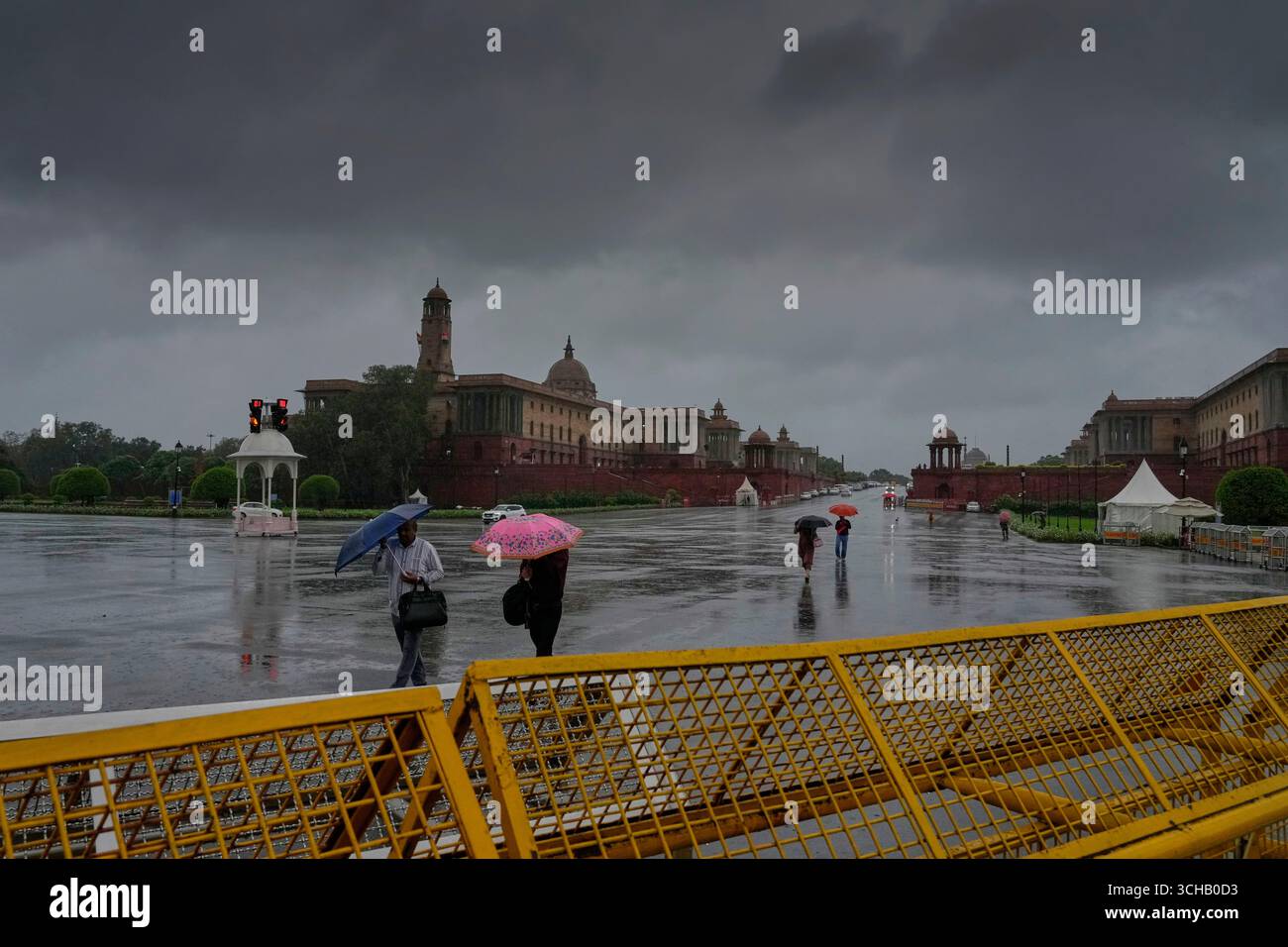 Office goers leave after days' work from Raisina Hill, the seat of ...