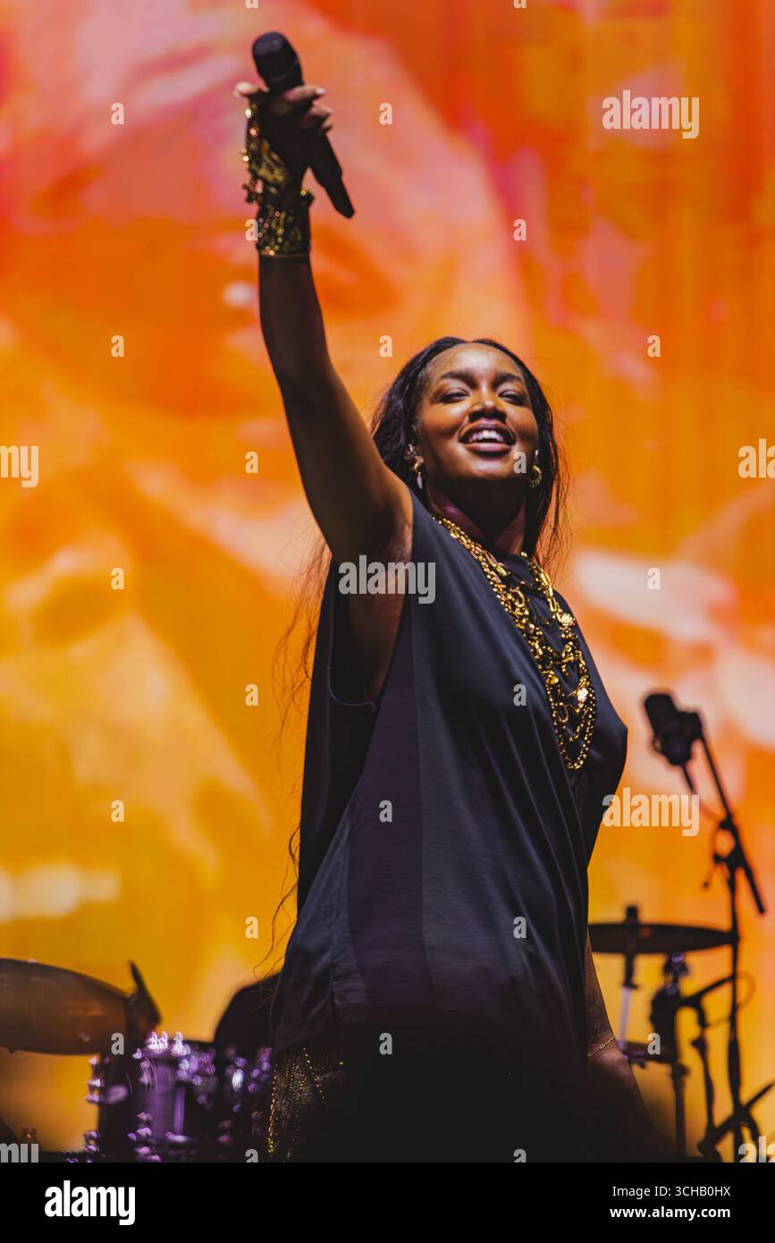 August 31, 2025, New York, New York: (new) brazilian singer iza ...