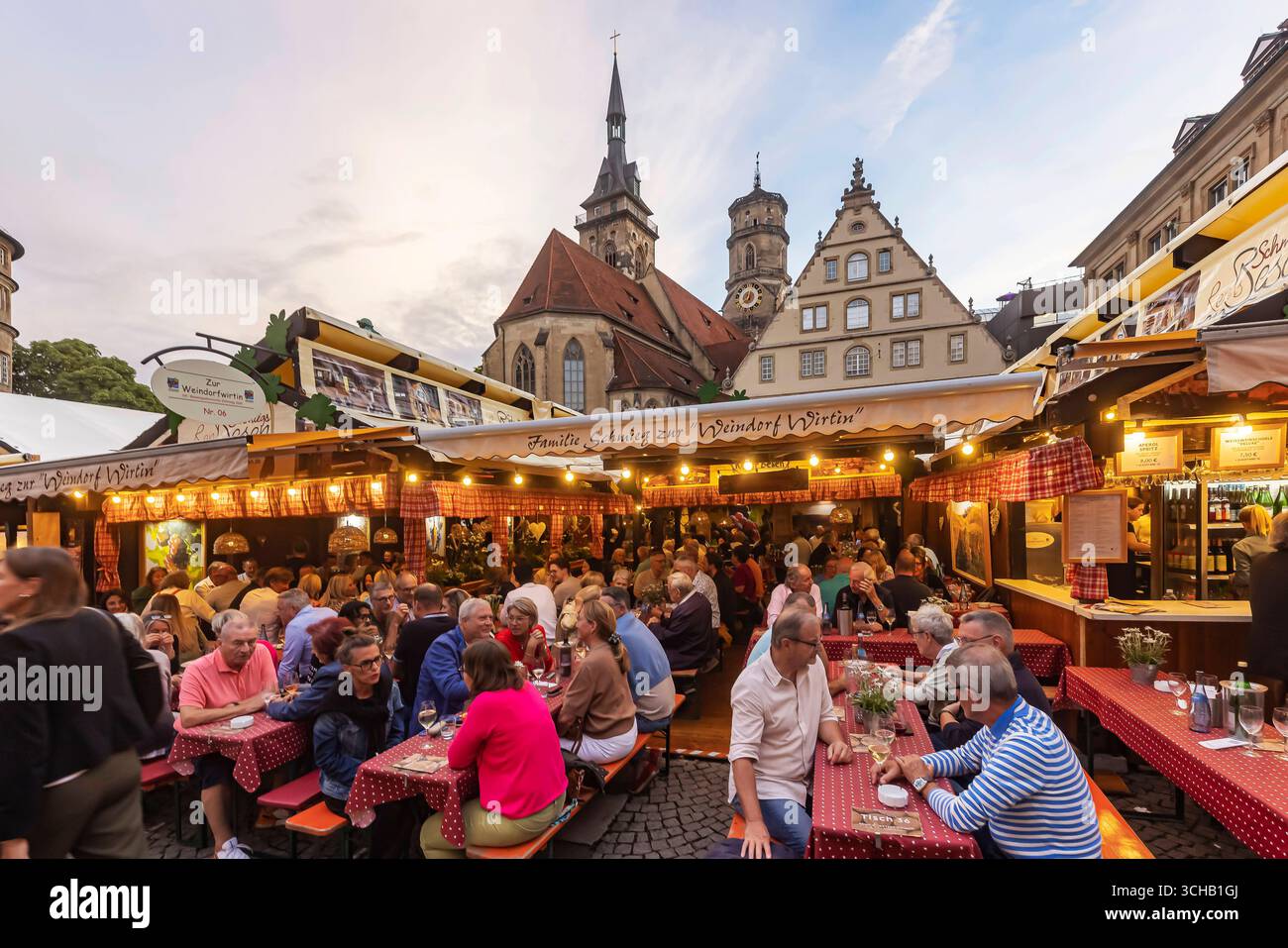 Stuttgarter Weindorf, Weinfest am Schillerplatz und Marktplatz im ...