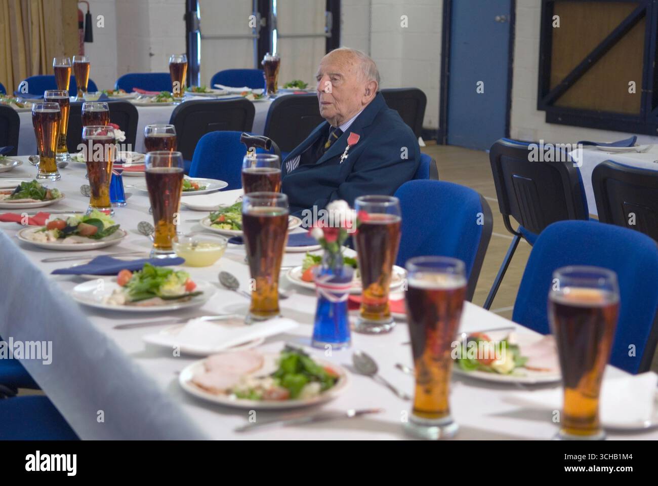 Uk 2000s beer hi-res stock photography and images - Alamy