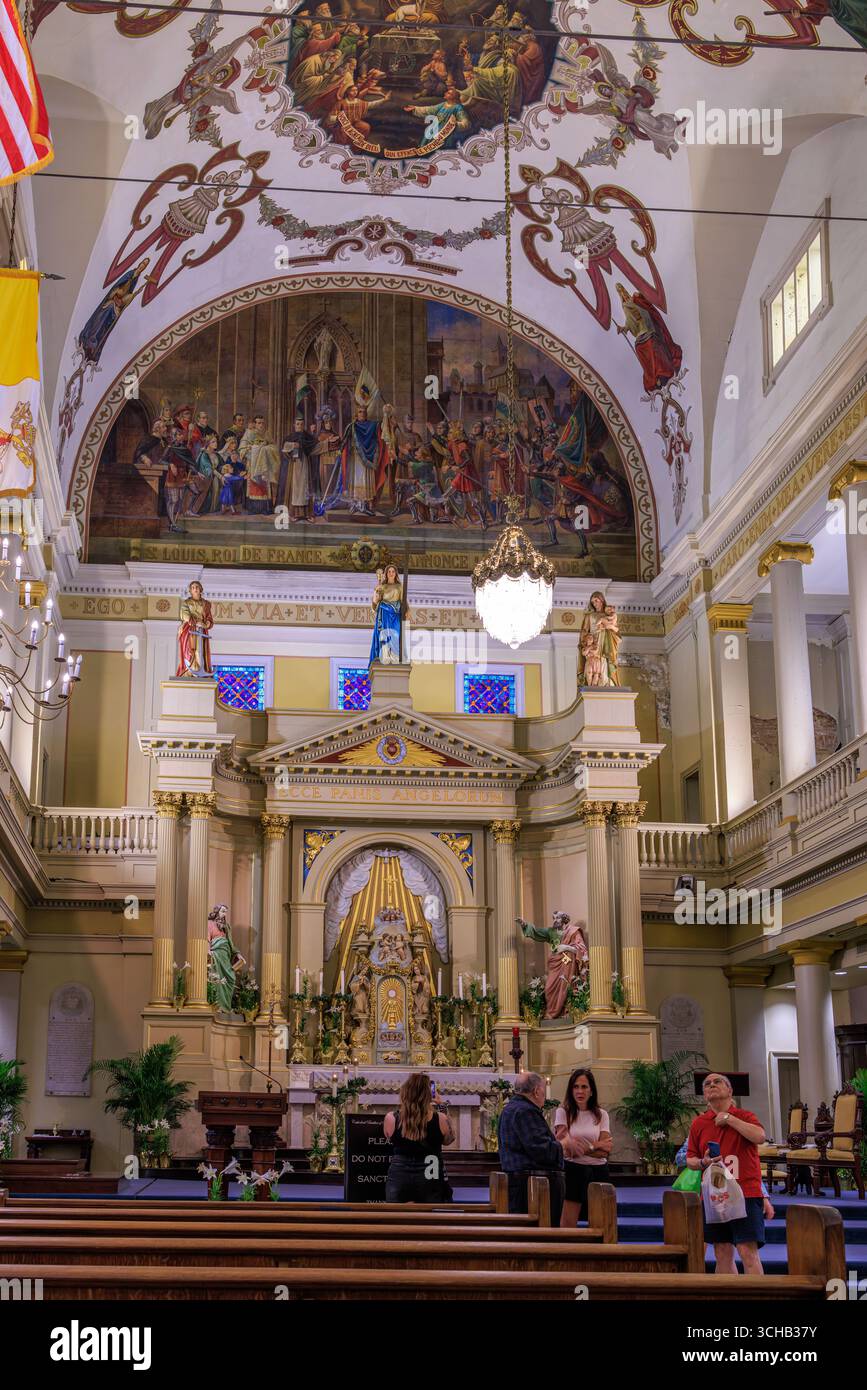 Interior altar church st louis hi-res stock photography and images - Alamy