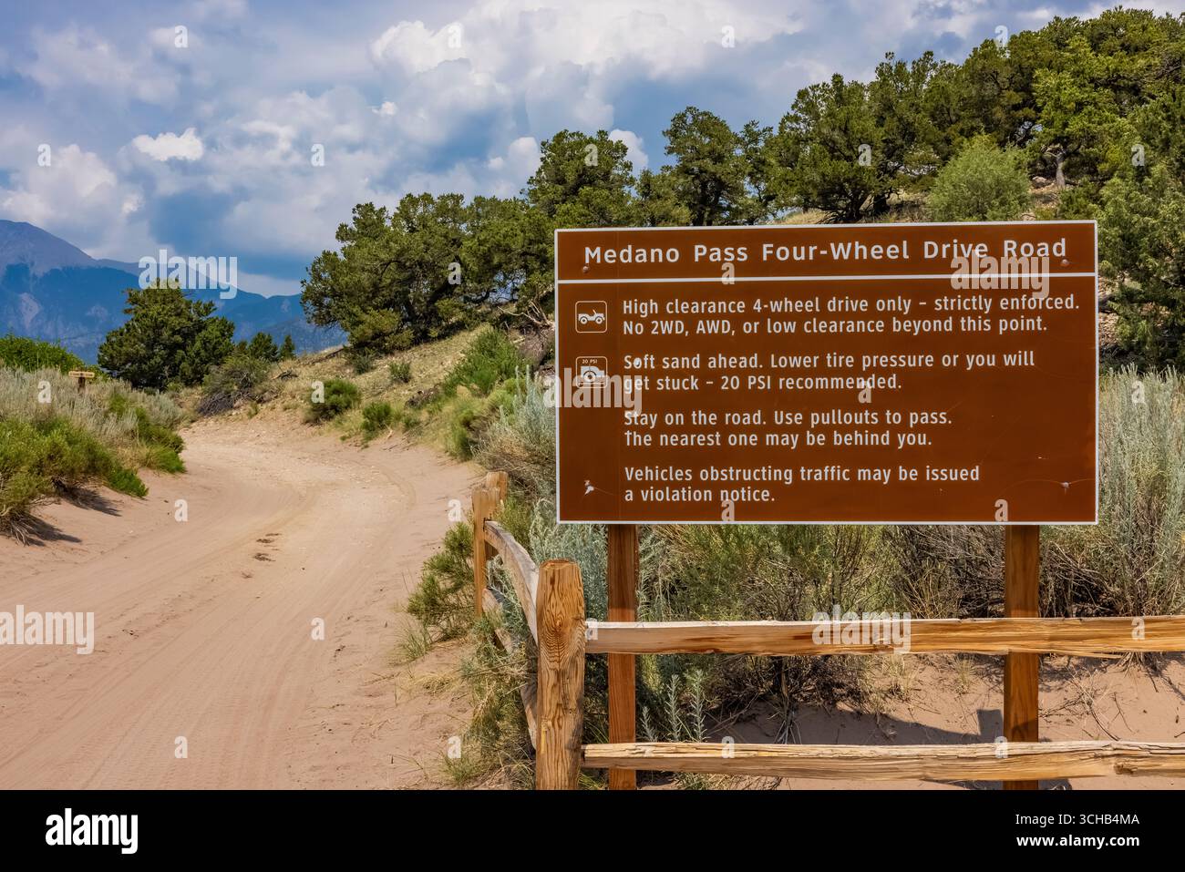 Medano pass road hi-res stock photography and images - Alamy