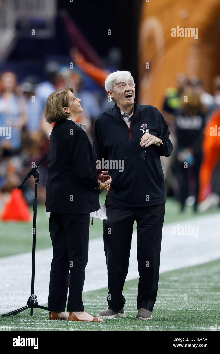 Former Virginia Tech head coach Frank Beamer, and his wife, Cheryl ...