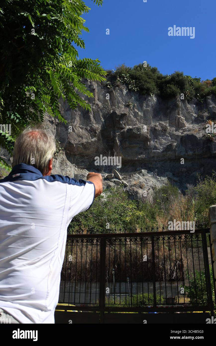Naples Earthquake in the Campi Flegrei area with its epicenter at ...