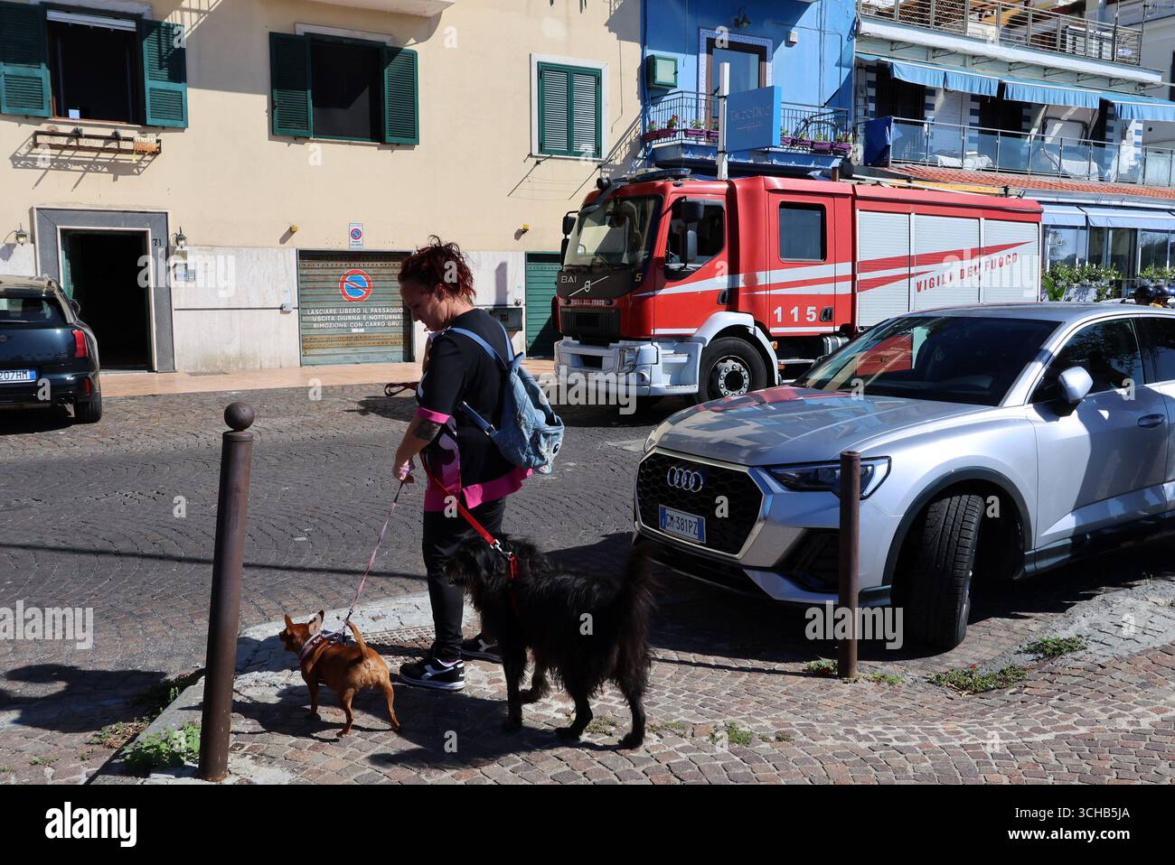 Naples earthquake in the Phlegraean Fields, with its epicenter at ...