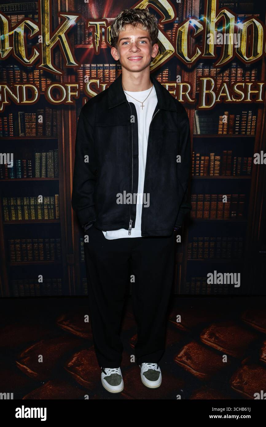 HOLLYWOOD, LOS ANGELES, CALIFORNIA, USA - AUGUST 31: Hudson Walla ...