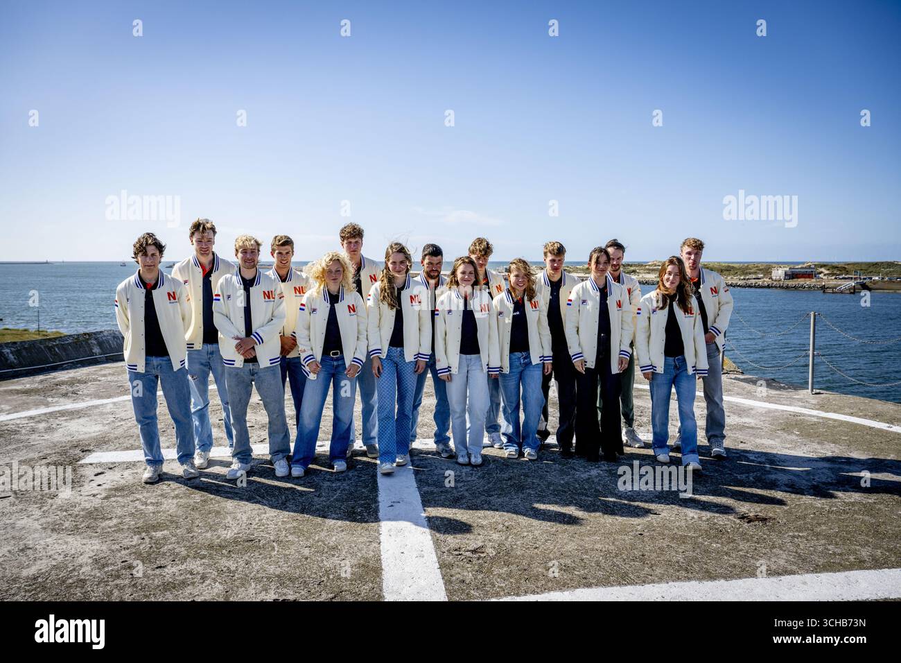 JMUIDEN - TeamNL short track team photo after the team presentation of ...