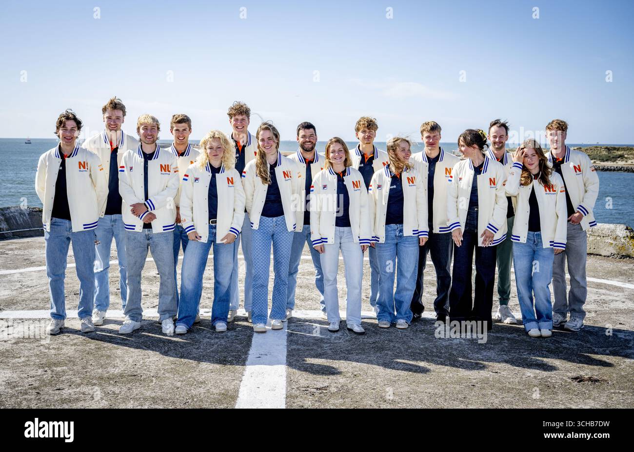 JMUIDEN - TeamNL short track team photo after the team presentation of ...