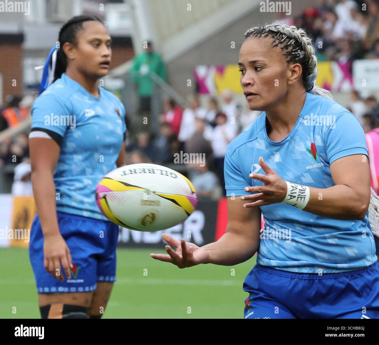 Red roses rugby womens world cup hi-res stock photography and images ...