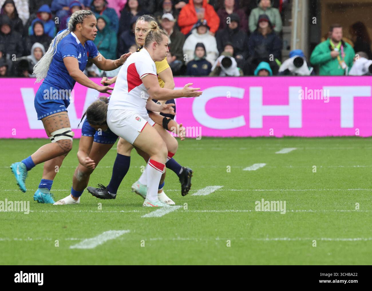 L-R Samoa’s Sui Pauaraisa and England's(Red Roses)Marlie Packer in ...