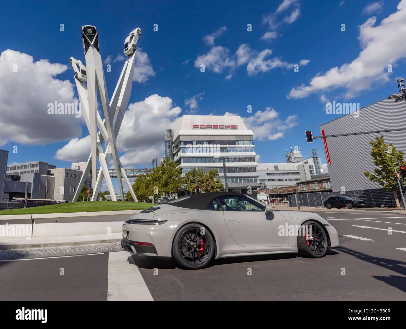 Stuttgart Zuffenhausen mit Porsche Museum und Hauptverwaltung ...