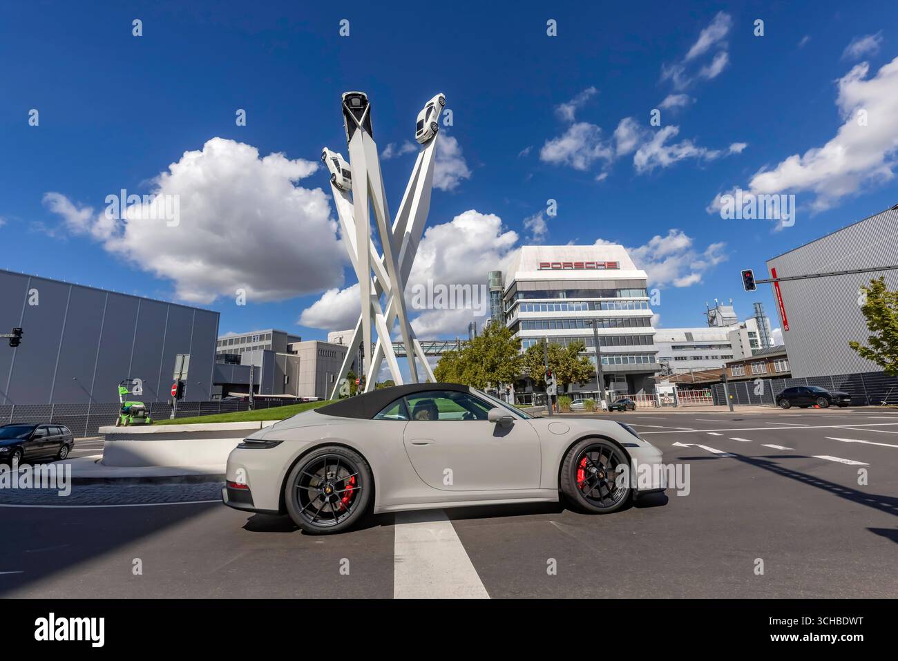Stuttgart Zuffenhausen mit Porsche Museum und Hauptverwaltung ...