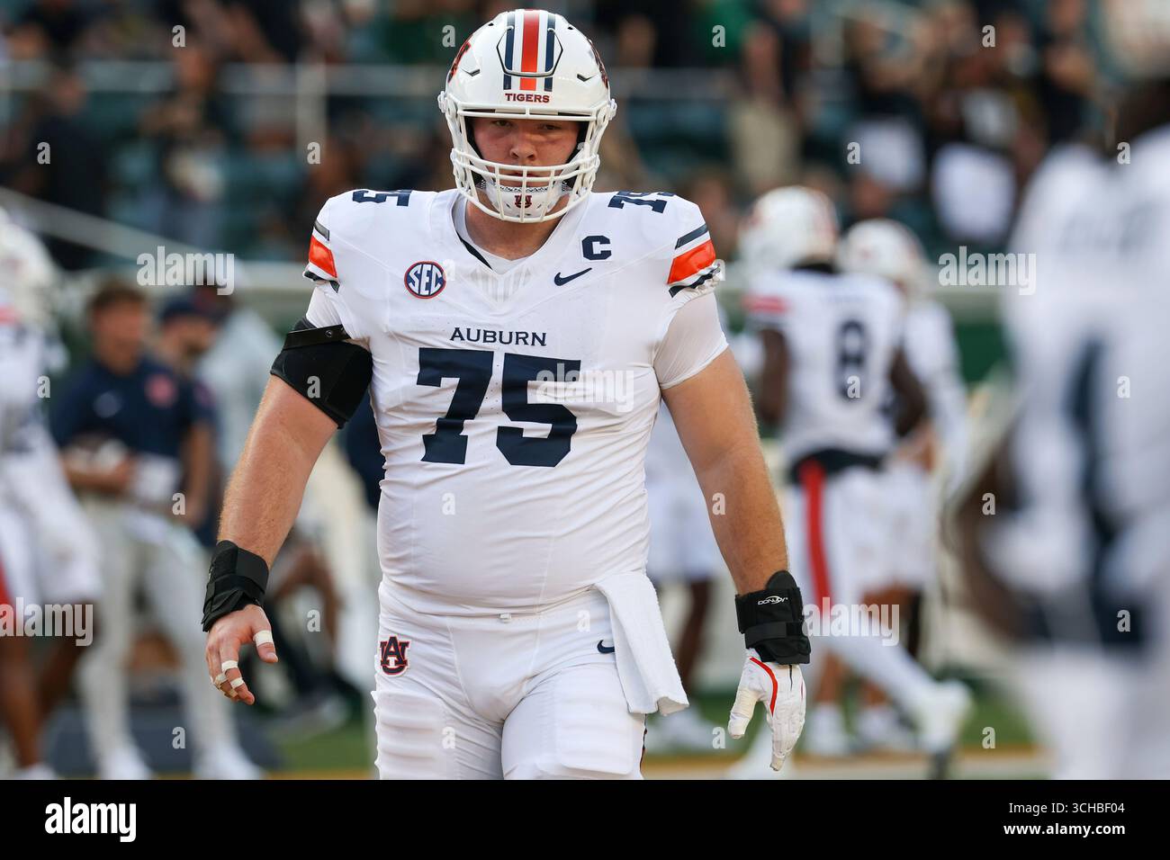 WACO, TX - AUGUST 29: Offensive Lineman Connor Lew #75 of the Auburn ...