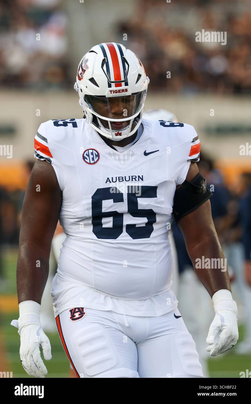 WACO, TX - AUGUST 29: Offensive Lineman Xavier Chaplin #65 of the ...