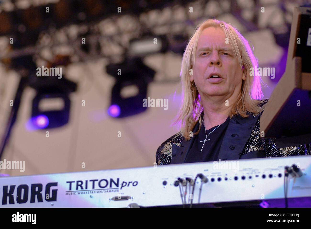 Keyboarder Rick Wakeman - Die britische Progressive-Rock-Band YES auf ...