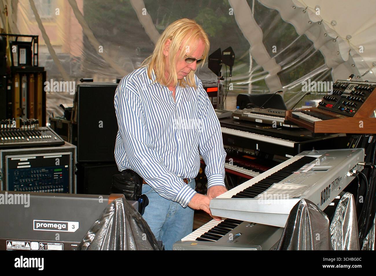 Keyboarder Rick Wakeman - Die britische Progressive-Rock-Band YES auf ...