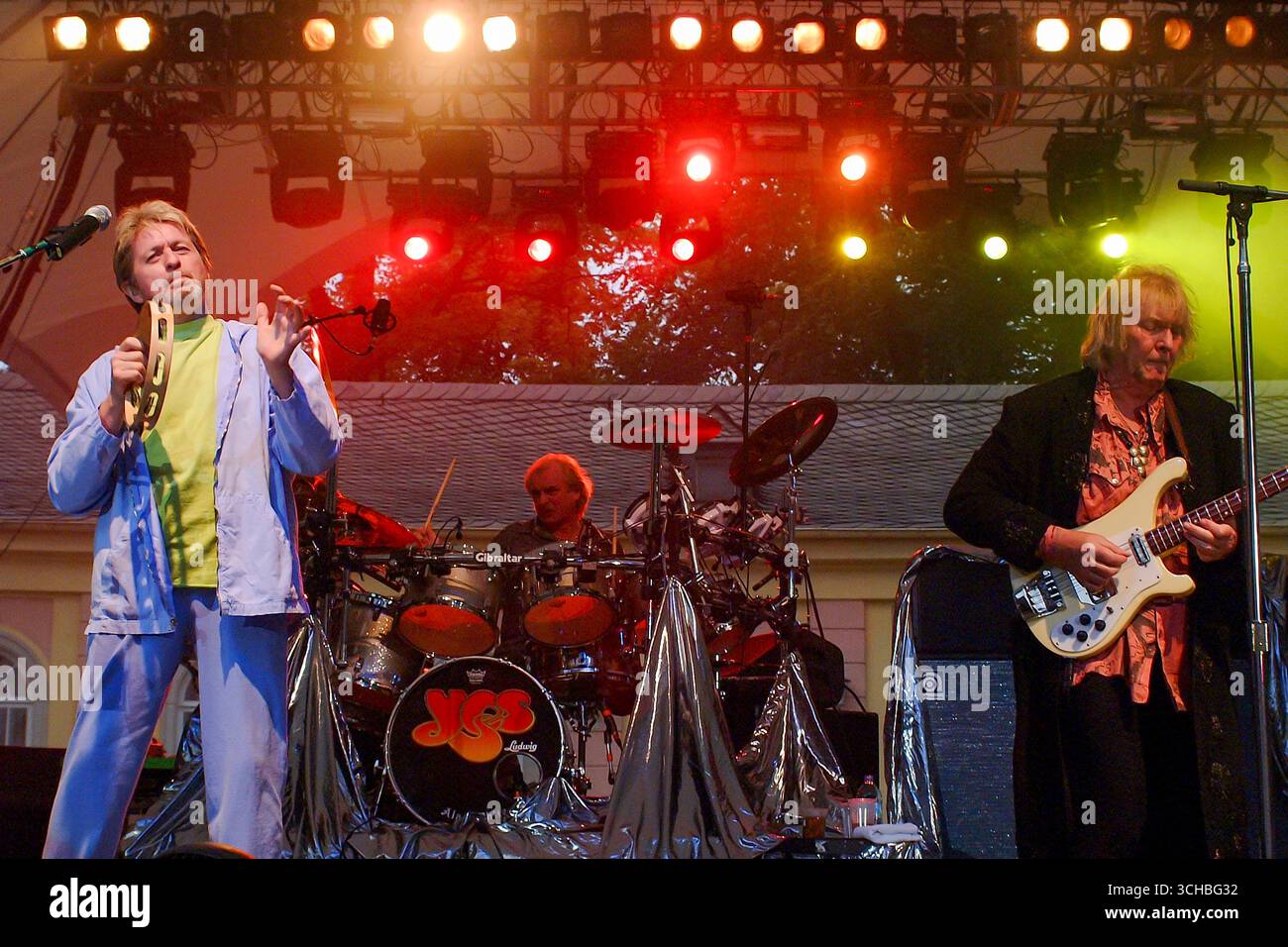 Die britische Progressive-Rock-Band YES auf ihrer 97 Konzerte ...