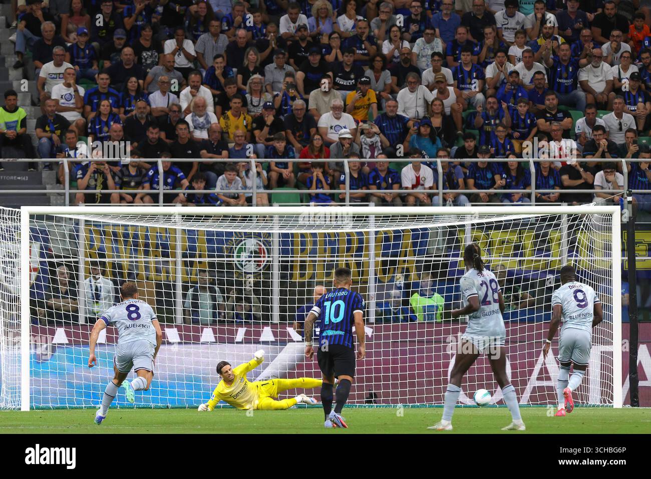 8/31/2025 Italy, Milan, 2025 08 31: Keinan Davis (Udinese) scores by ...