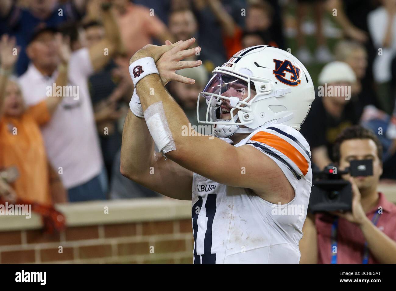 WACO, TX - AUGUST 29: Quarterback Jackson Arnold #11 of the Auburn ...