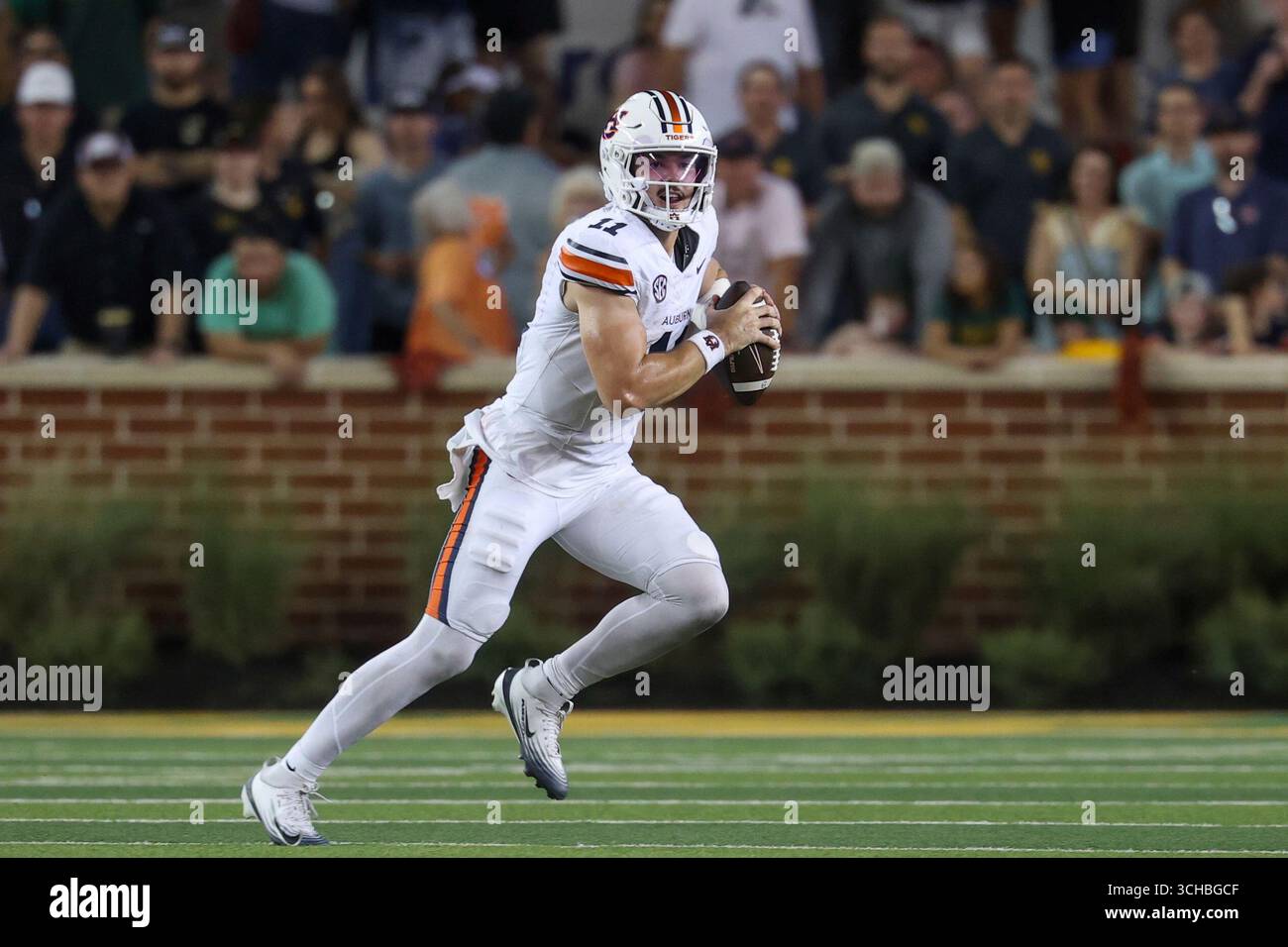 WACO, TX - AUGUST 29: Quarterback Jackson Arnold #11 of the Auburn ...