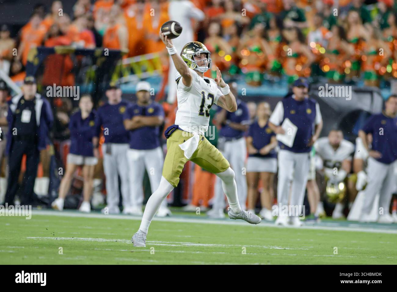 Notre dame football cj carr hi-res stock photography and images - Alamy