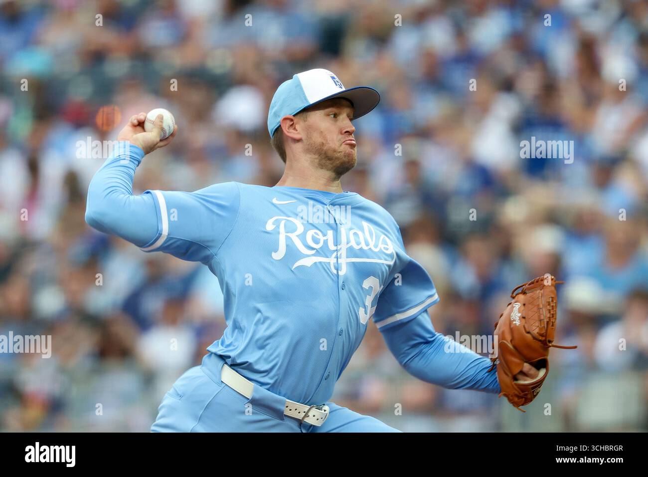 Kansas City Royals starting pitcher Stephen Kolek throws during a ...
