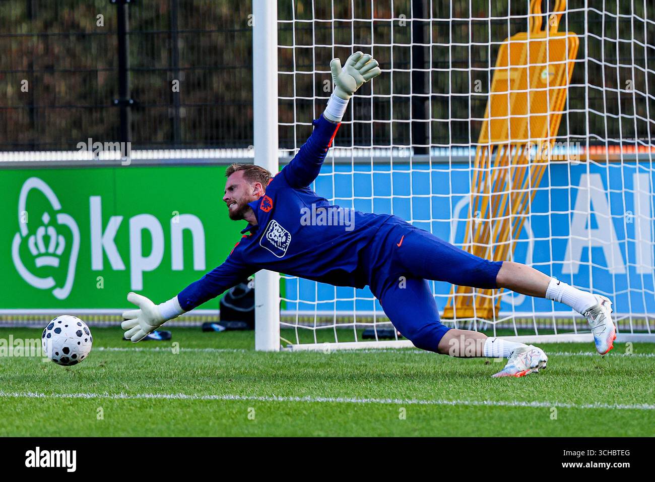 ZEIST, NETHERLANDS - SEPTEMBER 1: Mark Flekken of Netherlands makes a ...