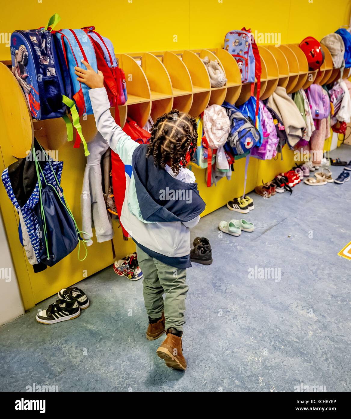 ROTTERDAM - Children return to school after the summer holidays for the ...
